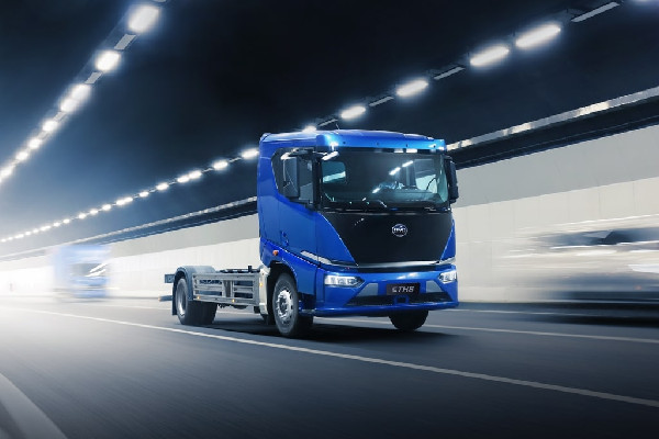 BYD Launches Electric LCV And Yard Tractor For Europe At IAA ...