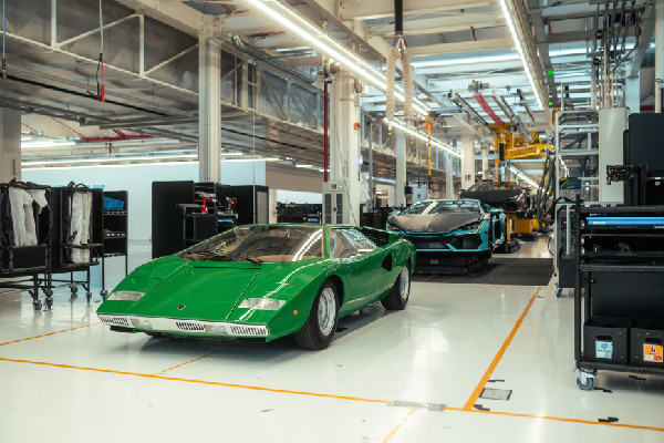 Celebrating 50 Years Of The Lamborghini Countach: A Legacy Revisited ...