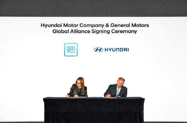 Hyundai And GM Partner To Explore Vehicle And Clean-Energy Tech ...