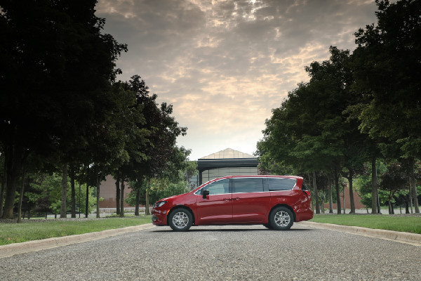 2025 Chrysler Voyager: Budget-Friendly Minivan Under $40,000 ...