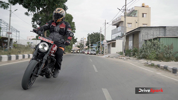 Triumph Speed T4 Review (First Ride) - Riding Impressions| Specs ...