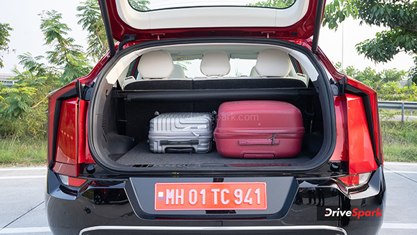 Mahindra XEV 9e Review (First Drive) - Driving Impressions | Specs ...