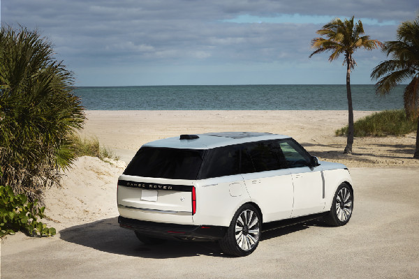 Range Rover SV Candeo: A Bespoke Luxury Experience At Design Miami 2024 ...