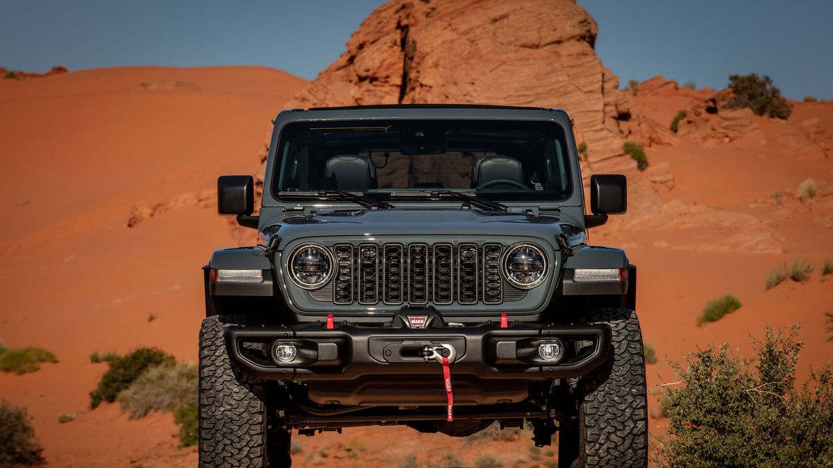2025 Jeep Wrangler Reintroduces Eight-Speed Automatic Transmission - DriveSpark News