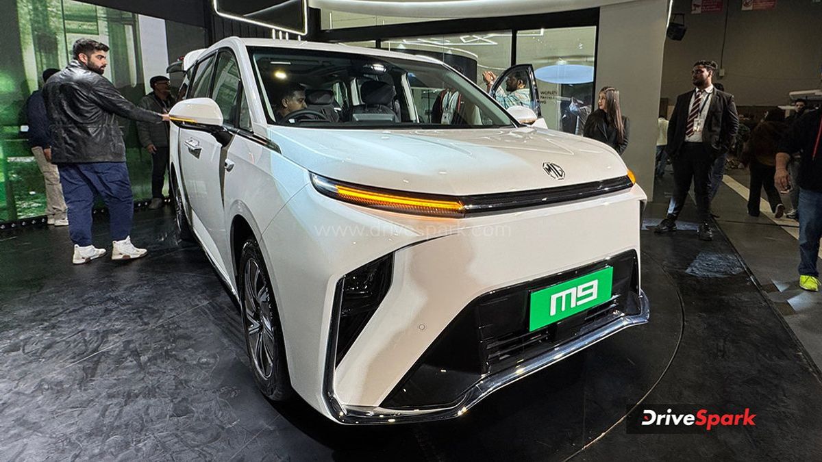 Auto Expo 2025 MG M9 Unveiled At Bharat Mobility Global Expo | Bharat ...