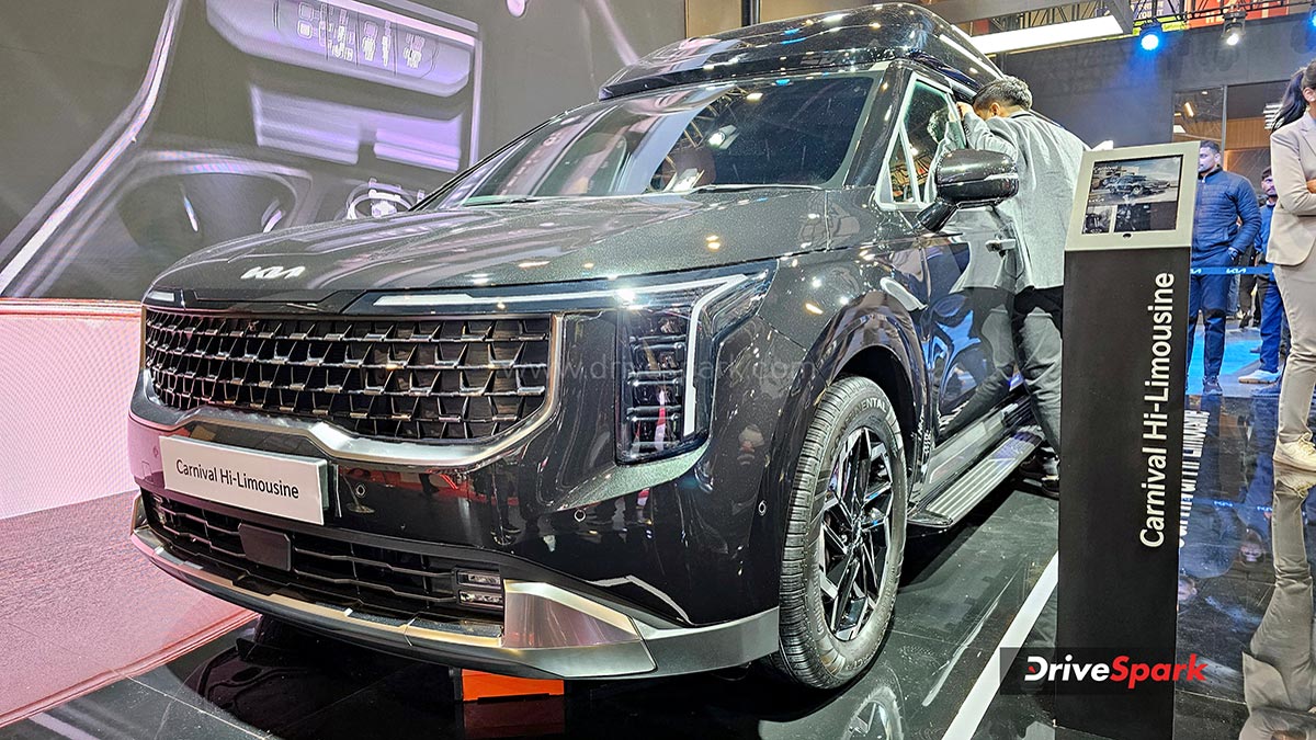 Auto Expo 2025: Kia Carnival Hi Limousine Showcased at Bharat Mobility ...