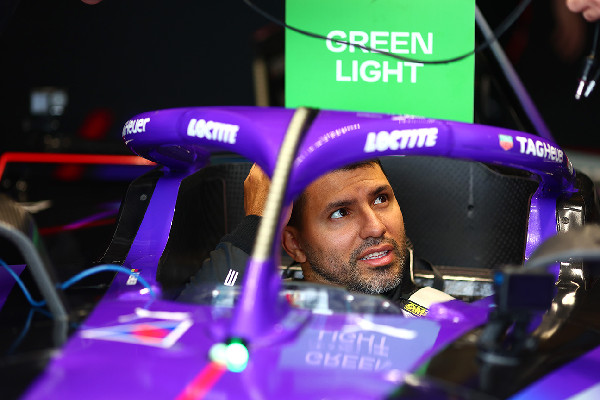 Formula E Evo Sessions: Celebrities Compete In Miami - DriveSpark News