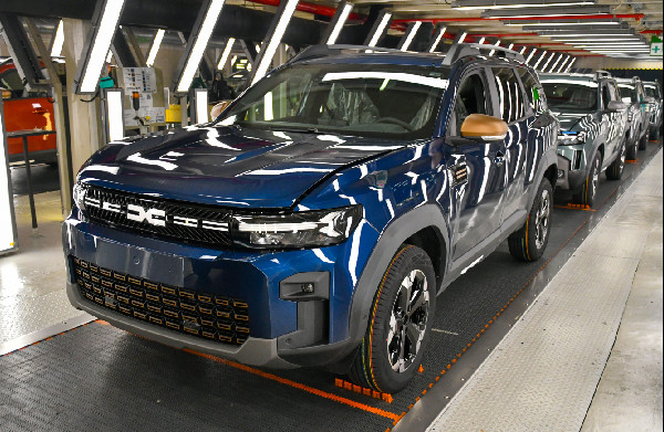 Dacia Mioveni Factory Celebrates Eight Million Vehicles Produced ...