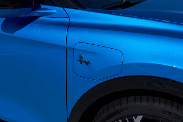 Alpine A390: The New Sport Fastback With Electric Performance ...
