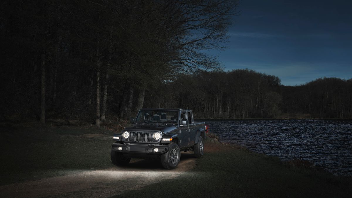 Jeep Gladiator Dark Sky Edition: Impressive Value And Design ...