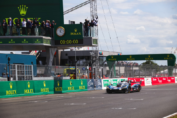 Alpine Achieves Top Ten Finish At 24 Hours Of Le Mans 2025 - DriveSpark ...