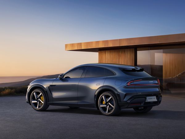 Xiaomi YU7 SUV Revealed - 835km Range, 253km/h Top Speed - DriveSpark News