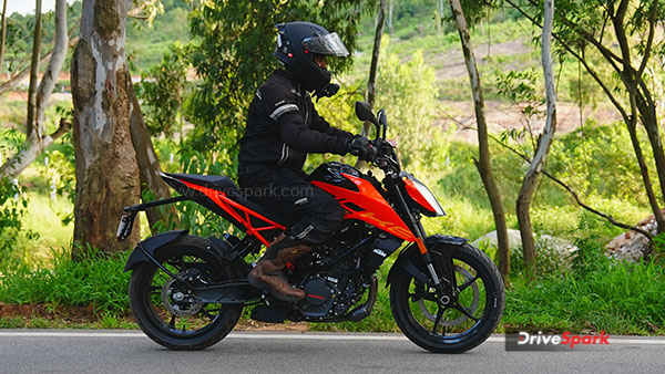 KTM 160 Duke Review: The New Leader In 160cc Motorcycles - Riding Impressiosn| Specs| Features ...