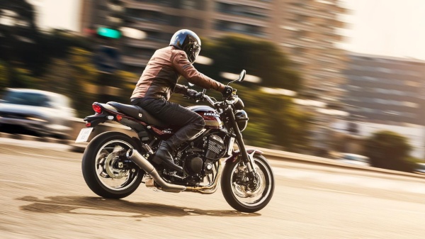 2026 Kawasaki Z900RS Revealed With IMU, Ride-By-Wire, Cruise Control ...