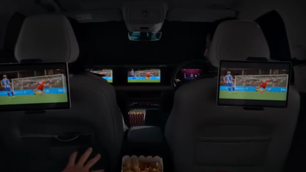 Mahindra XEV 9s: New Teaser Highlights Smart Infotainment Features ...