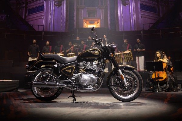 EICMA 2025: Royal Enfield Bullet 650 Unveiled — India Launch At Motoverse - DriveSpark News