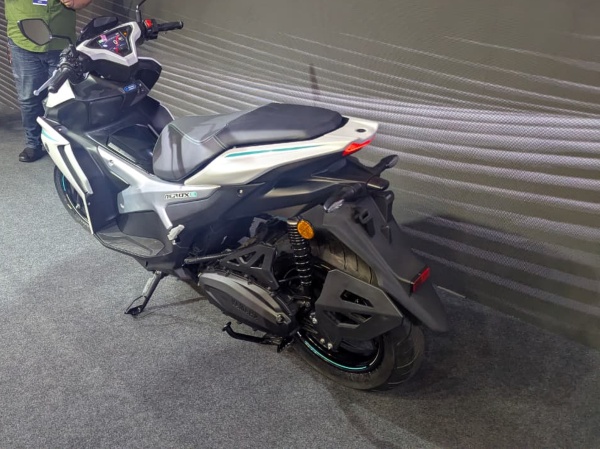 Yamaha Aerox E, EC-06 Electric Scooters Unveiled - Launch Next Year - DriveSpark News