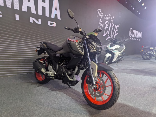 Yamaha FZ Rave Launched At ₹1.49 Lakh With Aggressive Design & New LCD ...