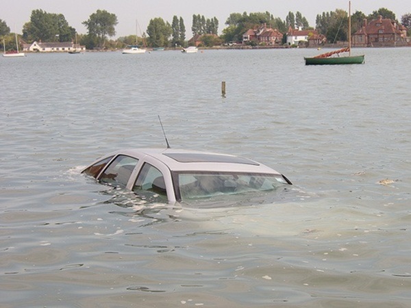 Use Your Headrest To Break A Car Window In An Emergency - Kannada ...