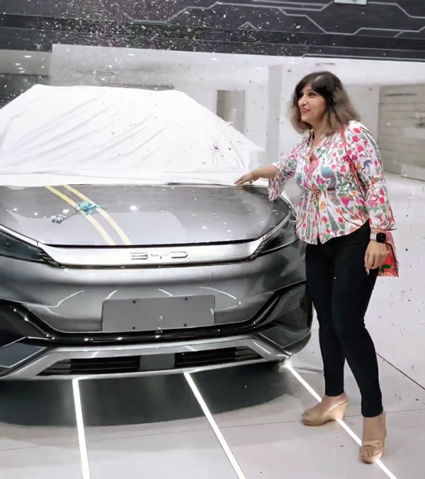 Akul Balaji: ಪತ್ನಿಗೆ ಚೀನಾ ಕಂಪನಿಯ ಎಲೆಕ್ಟ್ರಿಕ್ ಕಾರು ಗಿಫ್ಟ್ ನೀಡಿ ಪರಿಸರ ...