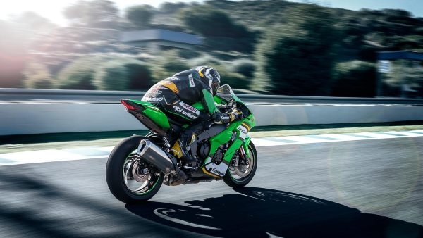 2026 ಕವಾಸಕಿ ZX-10R ಬೆಲೆ ಏರಿಕೆಯೊಂದಿಗೆ ಬಿಡುಗಡೆ: ವಿಶೇಷತೆಗಳೇನು? - Kannada DriveSpark