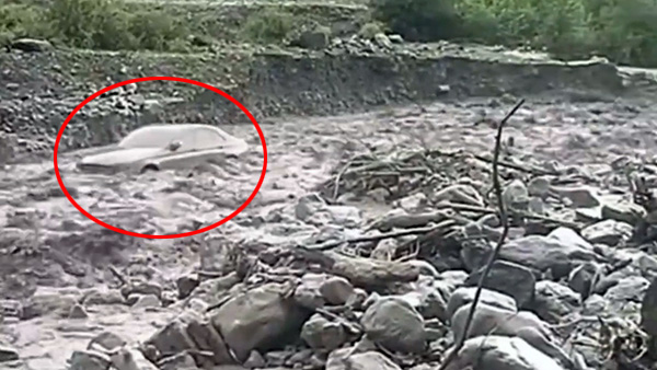 Mercedes Benz E Class Disappears In Flash Floods And Is Later Found ... Mercedes Benz E Class Disappears In Flash Floods And Is Later Found ...