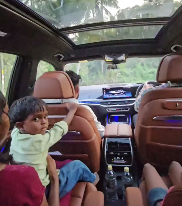 ഇഷ്‌ട നമ്പരിന് വാരിയെറിഞ്ഞത് 5.30 ലക്ഷം രൂപ, KL-05-BB-7777 നമ്പ ...