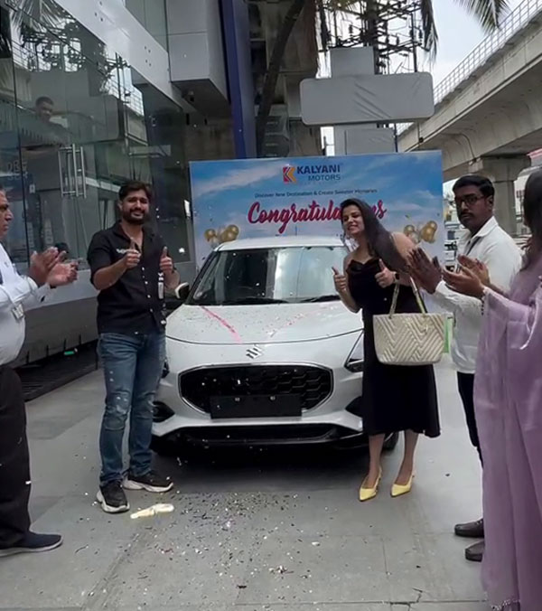 സെലിബ്രിറ്റികള്‍ക്ക് വരെ മാരുതിയുടെ ഈ സാധാരണ കാര്‍ മതി! 6.49 ലക്ഷത്തിന്റെ കാര്‍ വാങ്ങി ...