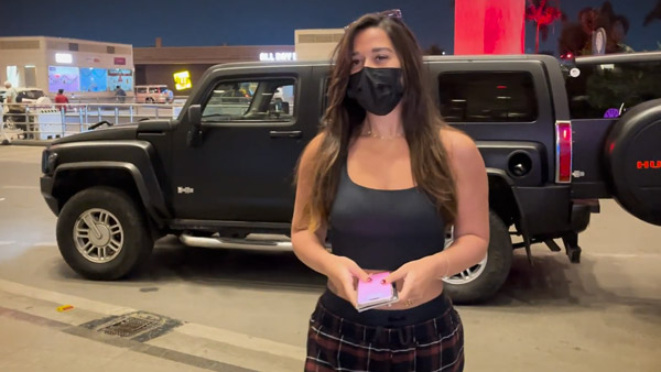 താല്‍പര്യം ജിമ്മും 'അടിപിടിയും', നടിമാരേക്കാള്‍ ഫെയ്മസായ താരപുത്രിയുടെ ...