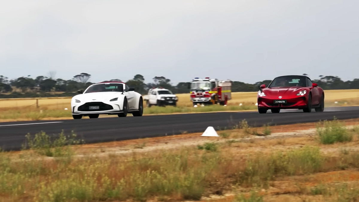 ഇജ്ജാതി ഡ്രാഗ് റേസ് കണ്ടിട്ടുണ്ടോ; എംജി സൈബർസ്റ്റർ ഏറ്റുമുട്ടിയത് ...