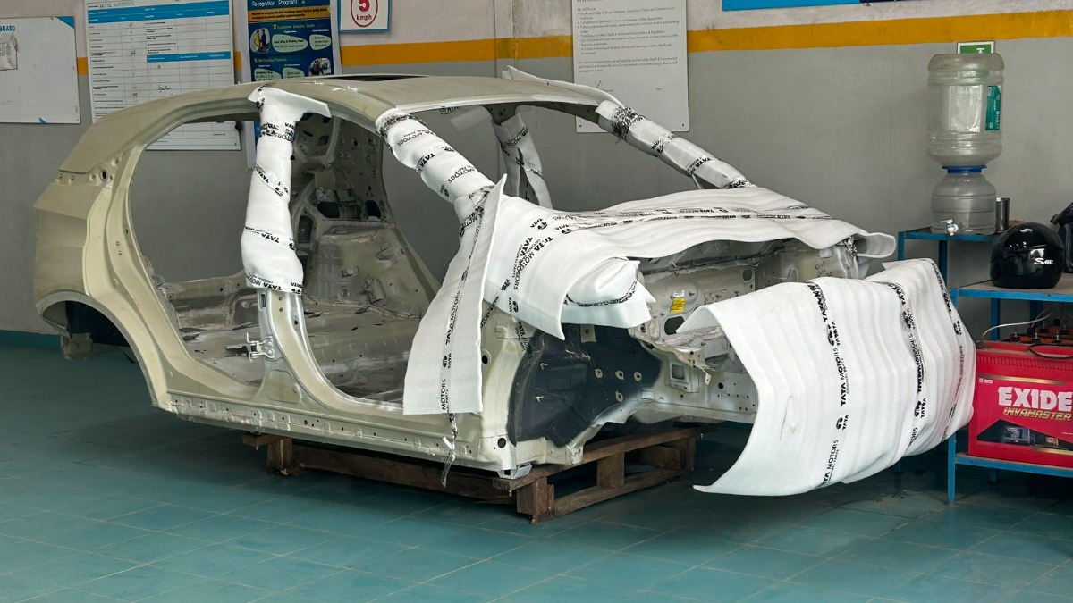 TOTAL LOSS ക്ലെയിം ഇൻഷുറൻസ് കമ്പനി തളളി; പുത്തൻ ബോഡി ഷെൽ ഓർഡർ ചെയ്ത് ...