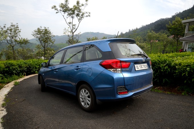 Honda Mobilio Images [HD]: Honda Mobilio Interior & Exterior Photo ...