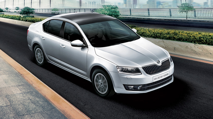 Skoda Octavia Images [HD]: Skoda Octavia Interior & Exterior Photo ...