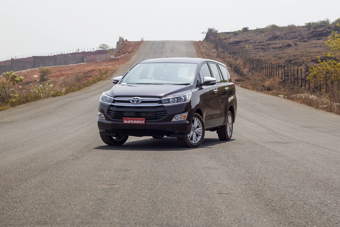 Toyota Innova Crysta Images [HD]: Toyota Innova Crysta Interior ...