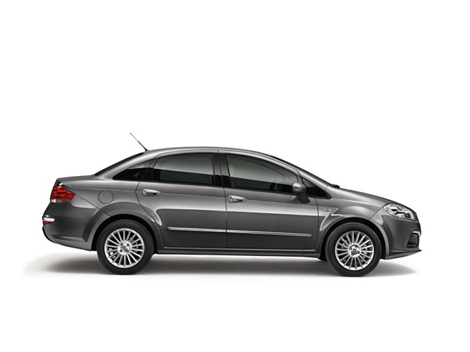 Fiat Linea Images [HD]: Fiat Linea Interior & Exterior Photo Gallery ...
