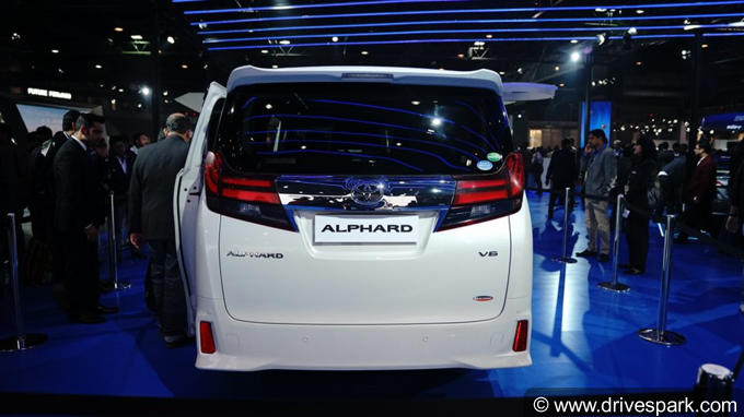 Toyota Alphard Images [HD]: Toyota Alphard Interior & Exterior Photo ...