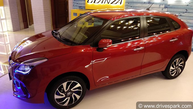 Toyota Glanza Images [HD]: Toyota Glanza Interior & Exterior Photo ...