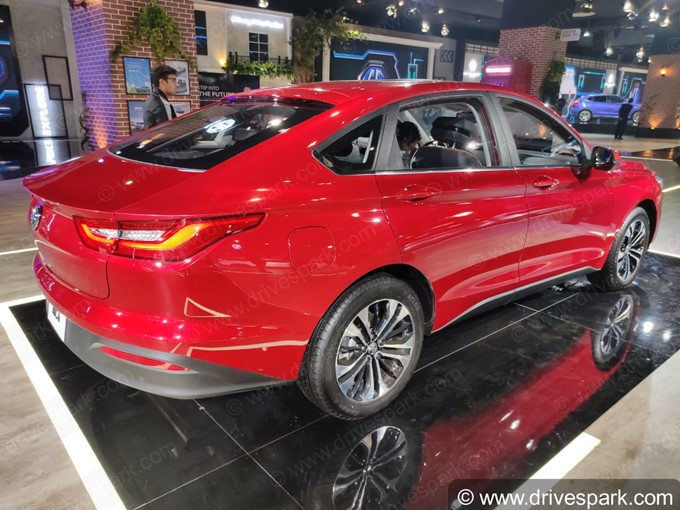 MG RC6 Sedan Images [HD]: MG RC6 Sedan Interior & Exterior Photo ...