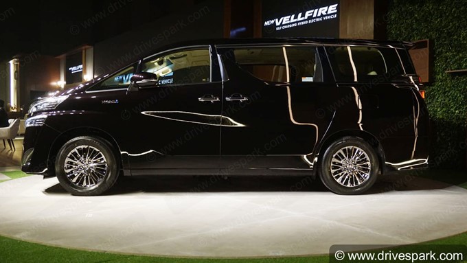 Toyota Vellfire Images [HD]: Toyota Vellfire Interior & Exterior Photo ...