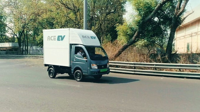Tata Ace EV Images [HD]: Tata Ace EV Interior & Exterior Photo Gallery ...