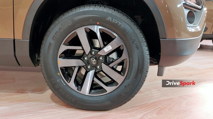 Tata Harrier Jet Edition Images [HD]: Tata Harrier Jet Edition Interior ...