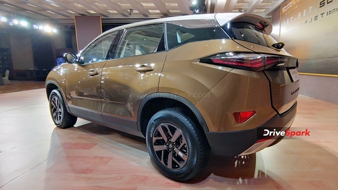 Tata Harrier Jet Edition Images [HD]: Tata Harrier Jet Edition Interior ...