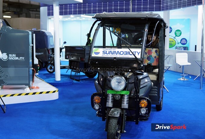 Sun Mobility Stall Images [HD] - DriveSpark