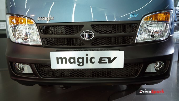 Tata Magic EV Images [HD]: Tata Magic EV Interior & Exterior Photo ...