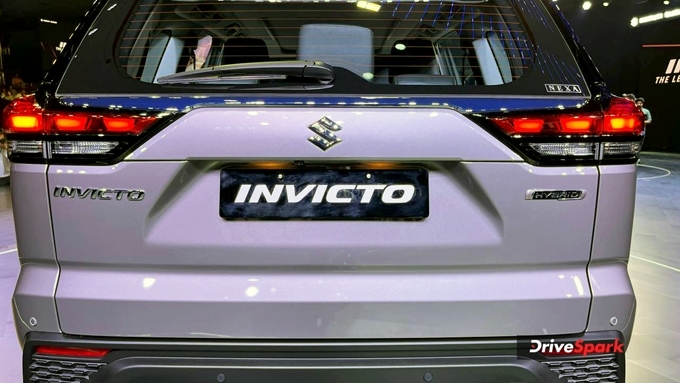 Maruti Suzuki Invicto Images [HD]: Maruti Suzuki Invicto Interior ...