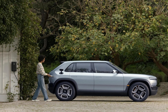 Rivian R3 Images [HD]: Rivian R3 Interior & Exterior Photo Gallery ...