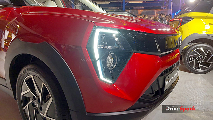 Mahindra XUV 3XO Images [HD]: Mahindra XUV 3XO Interior & Exterior ...