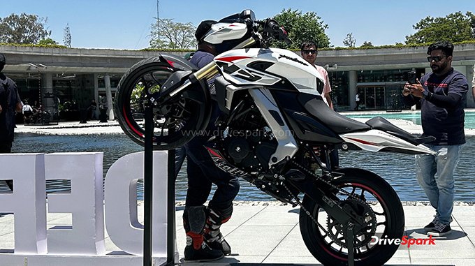 Bajaj Pulsar NS400Z Images [HD]: Photo Gallery of Bajaj Pulsar NS400Z ...