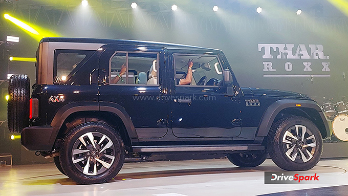 Mahindra Thar Roxx Images [HD]: Mahindra Thar Roxx Interior & Exterior ...