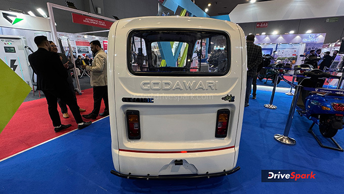 eblu Rozee 2025 Images [HD]: Photo Gallery of eblu Rozee 2025 - DriveSpark